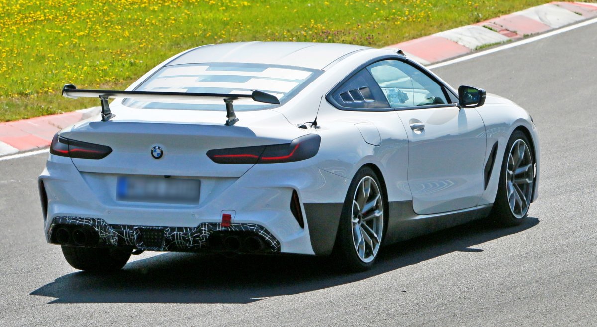 Nowe BMW M8 CSL - Magazyn Auto