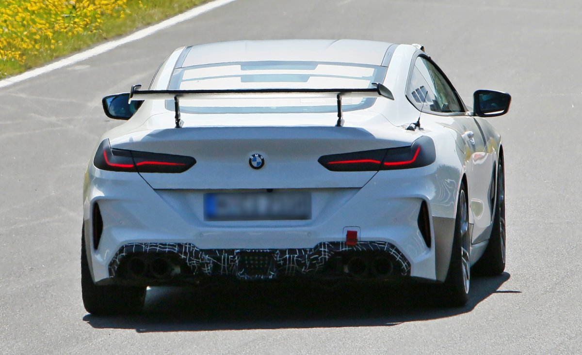 Nowe BMW M8 CSL - Magazyn Auto
