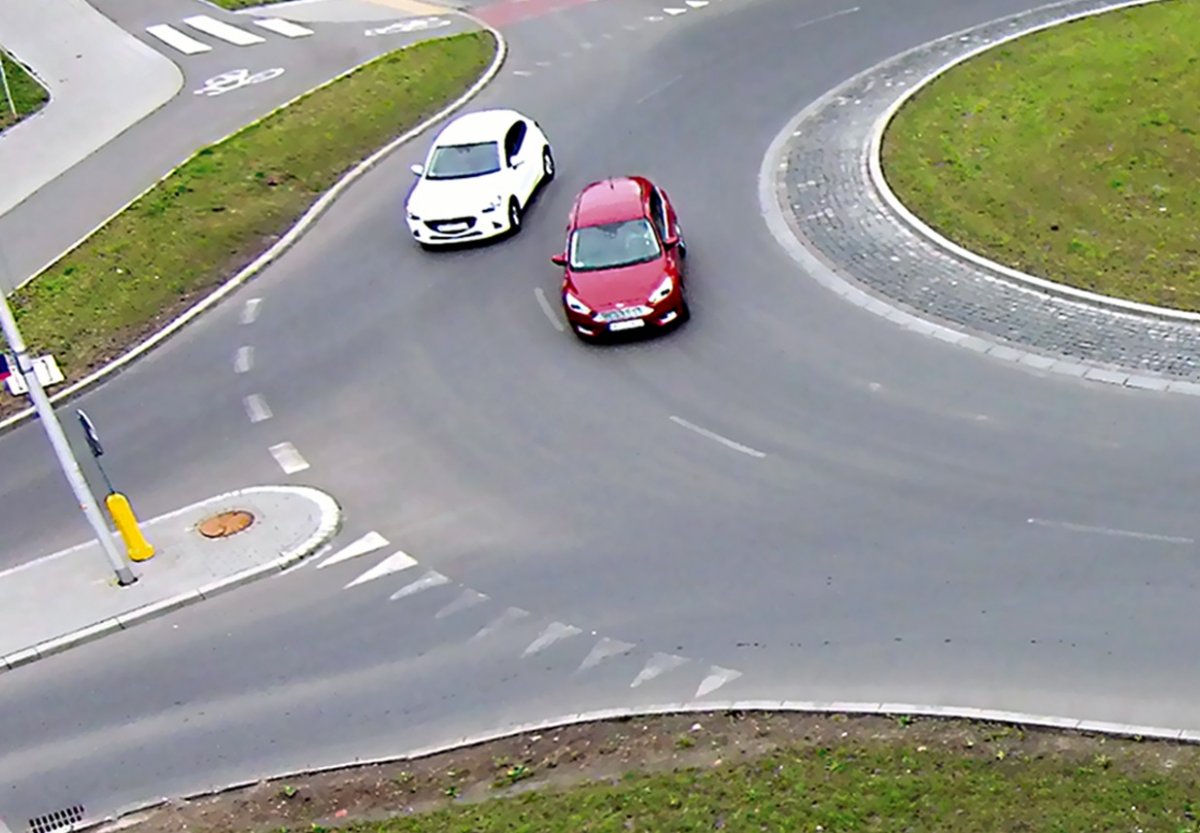 Jazda po rondzie: zasady ruchu - Magazyn auto