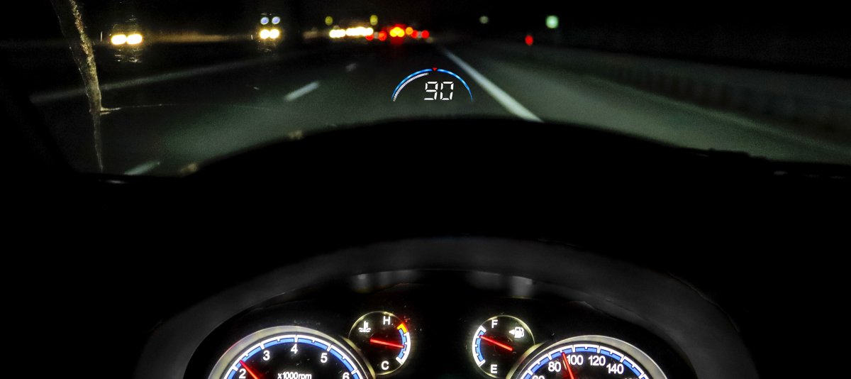 Test wyświetlacza head-up za około 100 zł - Magazyn auto