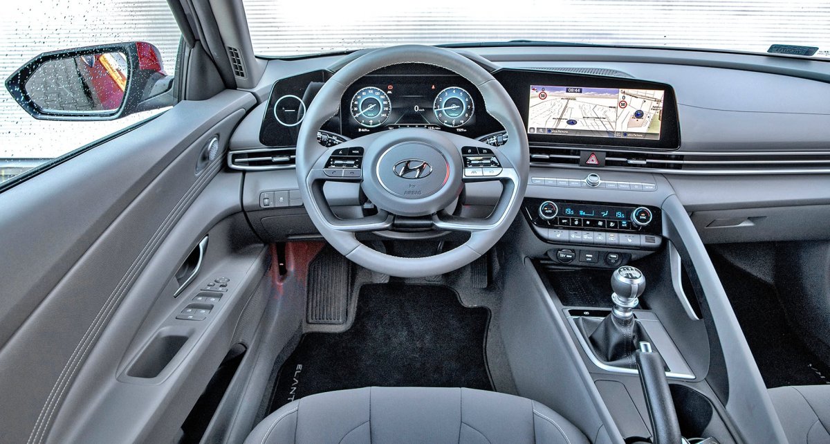 Hyundai Elantra 1.6 MPI 6MT (2022) – TEST - Magazyn auto