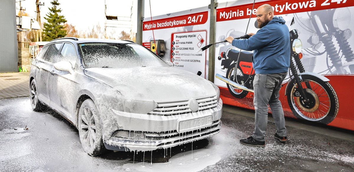 Woskowanie karoserii – test preparatu Autoland Ultra Wosk - Magazyn auto