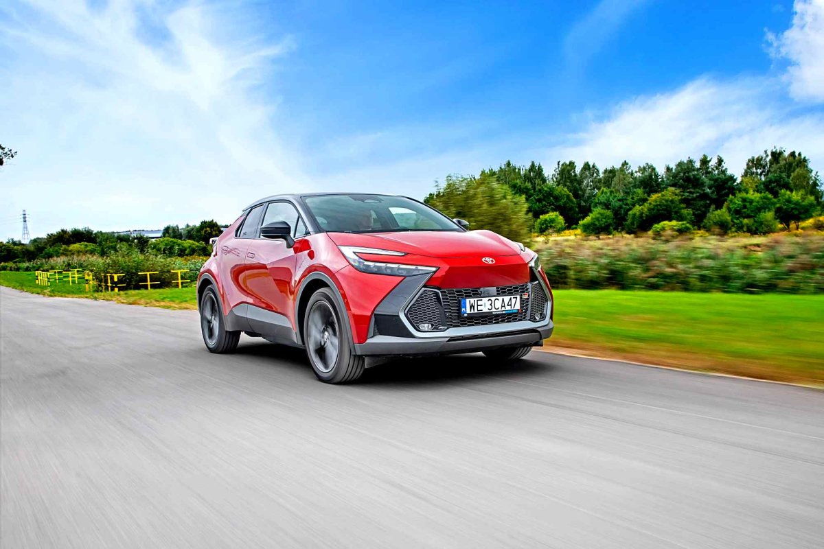Nowa Toyota C-HR z hybrydą plug-in (2024) | TEST - Magazyn auto